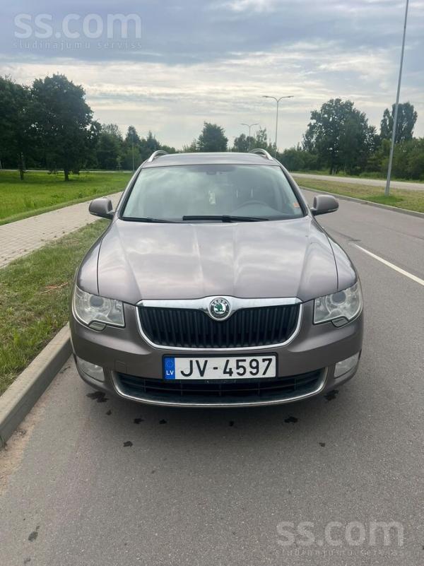 Brown Skoda SuperB 2010 in Riga, with an engine capacity of 2.00 L and mileage of 319 thousand km for 2000 €, photo 3 on AUTOMOTO.COM.LV