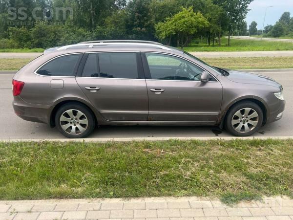 Brown Skoda SuperB 2010 in Riga, with an engine capacity of 2.00 L and mileage of 319 thousand km for 2000 €, photo 4 on AUTOMOTO.COM.LV