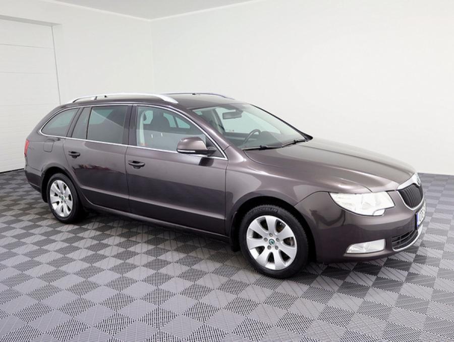 Brūns Skoda SuperB 2010 Tallina, ar dzinēja tilpumu 1.80 L un nobraukumu 363 tūkst. km par 2499 €, foto 1 vietnē AUTOMOTO.COM.LV