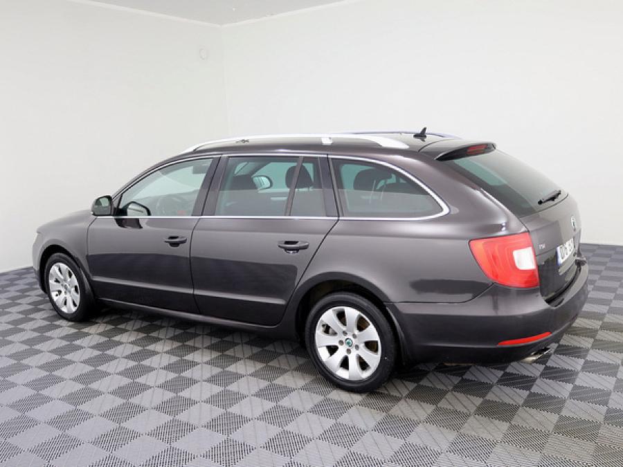 Brūns Skoda SuperB 2010 Tallina, ar dzinēja tilpumu 1.80 L un nobraukumu 363 tūkst. km par 2499 €, foto 5 vietnē AUTOMOTO.COM.LV
