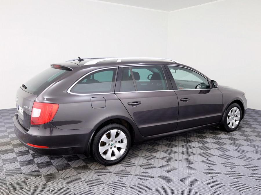 Brūns Skoda SuperB 2010 Tallina, ar dzinēja tilpumu 1.80 L un nobraukumu 363 tūkst. km par 2499 €, foto 12 vietnē AUTOMOTO.COM.LV
