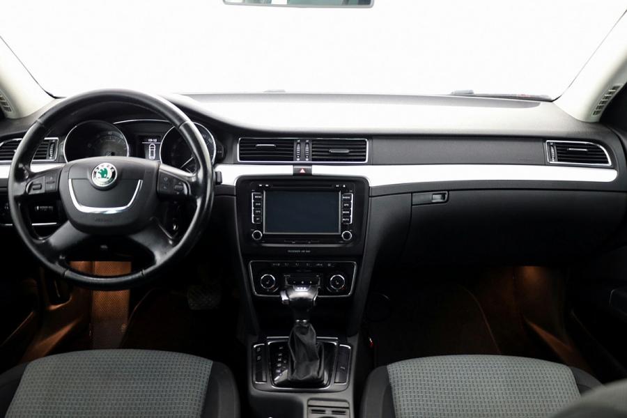Brūns Skoda SuperB 2010 Tallina, ar dzinēja tilpumu 1.80 L un nobraukumu 363 tūkst. km par 2499 €, foto 14 vietnē AUTOMOTO.COM.LV
