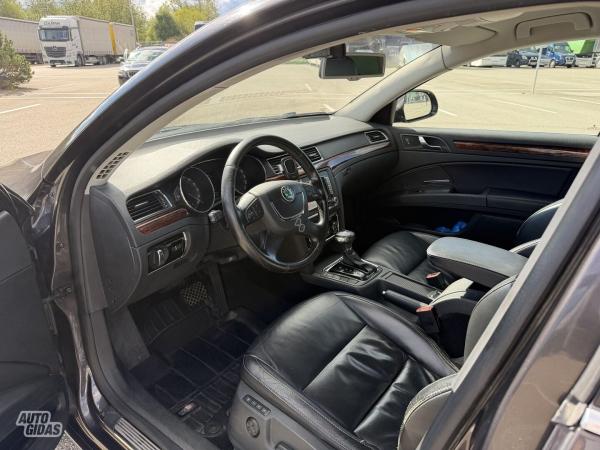 Brown Skoda SuperB 2010 in Siauliai, with an engine capacity of 2.00 L and mileage of 411 thousand km for 2700 €, photo 8 on AUTOMOTO.COM.LV