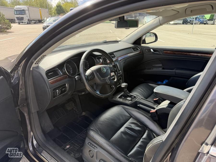 Brūns Skoda SuperB 2010 Šauļi, ar dzinēja tilpumu 2.00 L un nobraukumu 411 tūkst. km par 2700 €, foto 8 vietnē AUTOMOTO.COM.LV