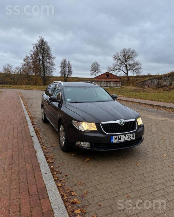Skoda SuperB 2010 in Daugavpils on AUTOMOTO.COM.LV Brown Skoda SuperB 2010 in Daugavpils, with an engine capacity of 2.00 L and mileage of 356 thousand km for 2700 €, photo 1 on AUTOMOTO.COM.LV