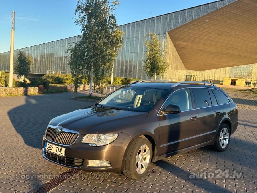 Коричневый Шкода Суперб 2010 в Таллин, объемом двигателя 2.00 л и пробегом 276 тыс. км за 4000 €, фото 3 на AUTOMOTO.COM.LV