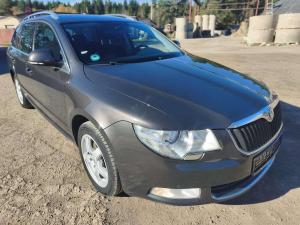 Коричневый Шкода Суперб 2010 в Утена, объемом двигателя 1.97 л и пробегом 285 тыс. км за 4400 €, фото 14 на AUTOMOTO.COM.LV