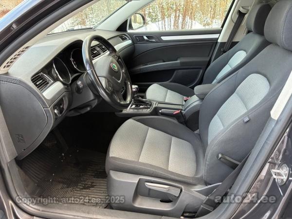 Brown Skoda SuperB 2011 in Polva, with an engine capacity of 2.00 L and mileage of 349 thousand km for 5500 €, photo 11 on AUTOMOTO.COM.LV