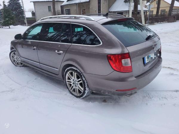 Brown Skoda SuperB 2011 in Kaunas, with an engine capacity of 1.97 L and mileage of 278 thousand km for 6800 €, photo 4 on AUTOMOTO.COM.LV