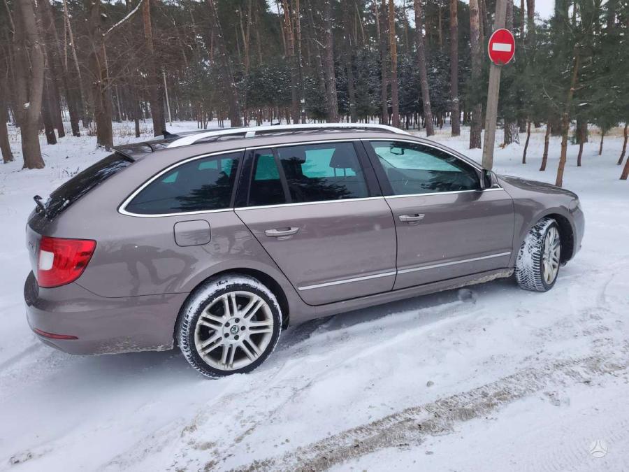 Brown Skoda SuperB 2011 in Kaunas, with an engine capacity of 1.97 L and mileage of 278 thousand km for 6800 €, photo 7 on AUTOMOTO.COM.LV