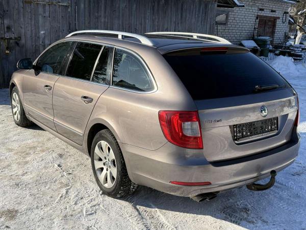 Brown Skoda SuperB 2011 in Raseiniai, with an engine capacity of 2.00 L and mileage of 279 thousand km for 2900 €, photo 5 on AUTOMOTO.COM.LV