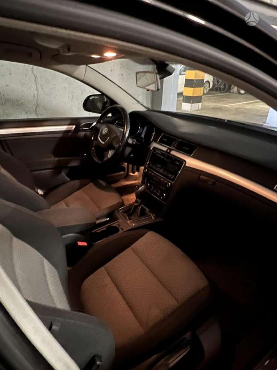 Brown Skoda SuperB 2011 in Kaunas, with an engine capacity of 1.97 L and mileage of 233 thousand km for 4000 €, photo 3 on AUTOMOTO.COM.LV