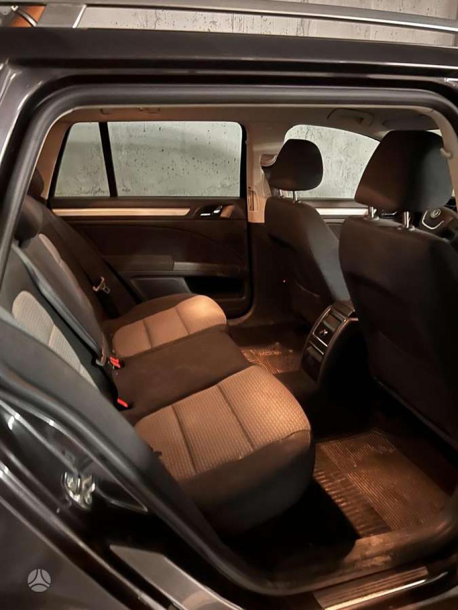 Brown Skoda SuperB 2011 in Kaunas, with an engine capacity of 1.97 L and mileage of 233 thousand km for 4000 €, photo 4 on AUTOMOTO.COM.LV