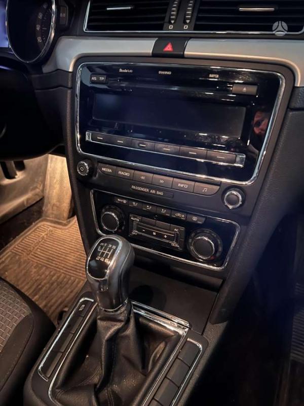 Brūns Skoda SuperB 2011 Kauņa, ar dzinēja tilpumu 1.97 L un nobraukumu 233 tūkst. km par 4000 €, foto 4 vietnē AUTOMOTO.COM.LV