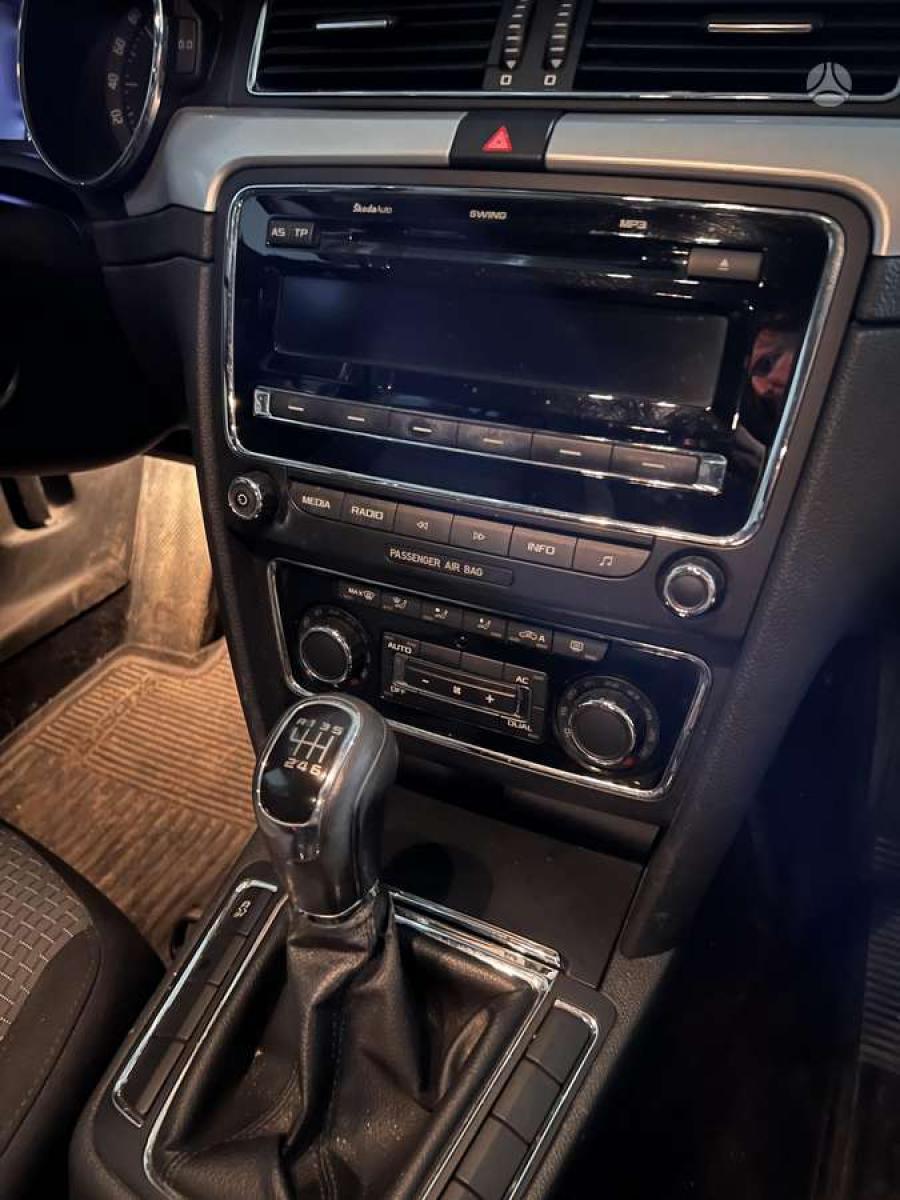 Brown Skoda SuperB 2011 in Kaunas, with an engine capacity of 1.97 L and mileage of 233 thousand km for 4000 €, photo 5 on AUTOMOTO.COM.LV
