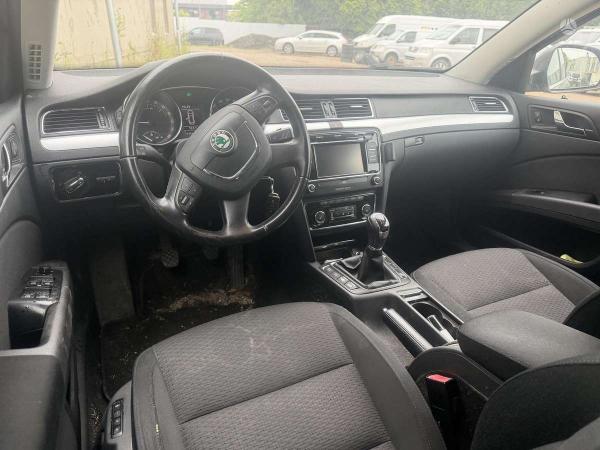 Brūns Skoda SuperB 2011 Kauņa, ar dzinēja tilpumu 1.97 L un nobraukumu 0 tūkst. km par 2500 €, foto 7 vietnē AUTOMOTO.COM.LV