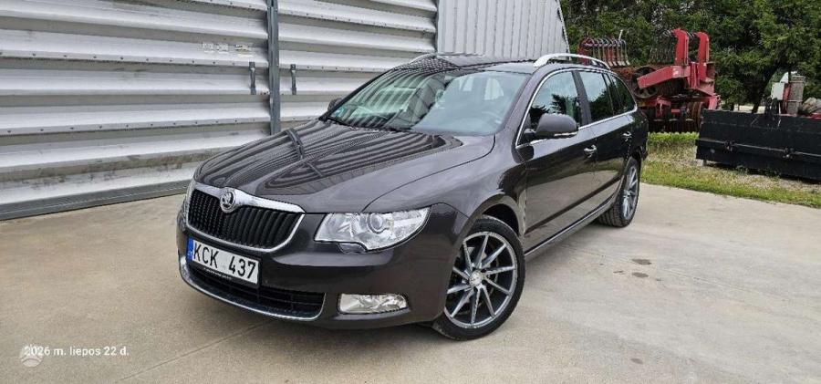 Brown Skoda SuperB 2011 in Pasvalys, with an engine capacity of 1.97 L and mileage of 341 thousand km for 5800 €, photo 4 on AUTOMOTO.COM.LV