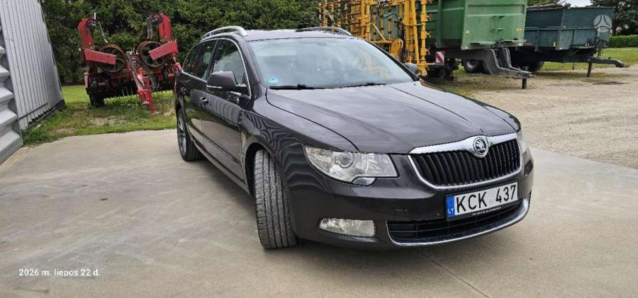 Brown Skoda SuperB 2011 in Pasvalys, with an engine capacity of 1.97 L and mileage of 341 thousand km for 5800 €, photo 5 on AUTOMOTO.COM.LV