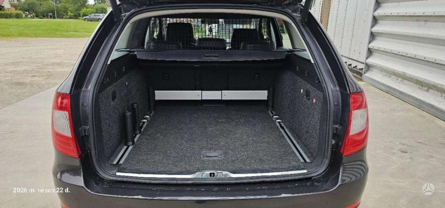 Brown Skoda SuperB 2011 in Pasvalys, with an engine capacity of 1.97 L and mileage of 341 thousand km for 5800 €, photo 10 on AUTOMOTO.COM.LV