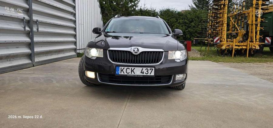 Brown Skoda SuperB 2011 in Pasvalys, with an engine capacity of 1.97 L and mileage of 341 thousand km for 5800 €, photo 24 on AUTOMOTO.COM.LV