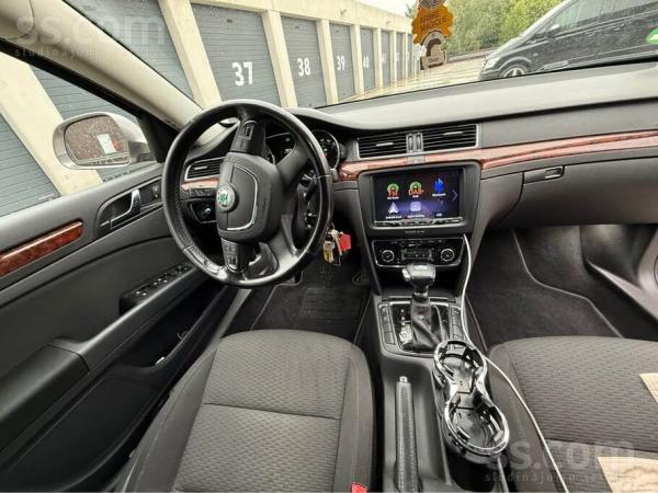 Brown Skoda SuperB 2011 in Daugavpils, with an engine capacity of 1.80 L and mileage of 179 thousand km for 6000 €, photo 3 on AUTOMOTO.COM.LV