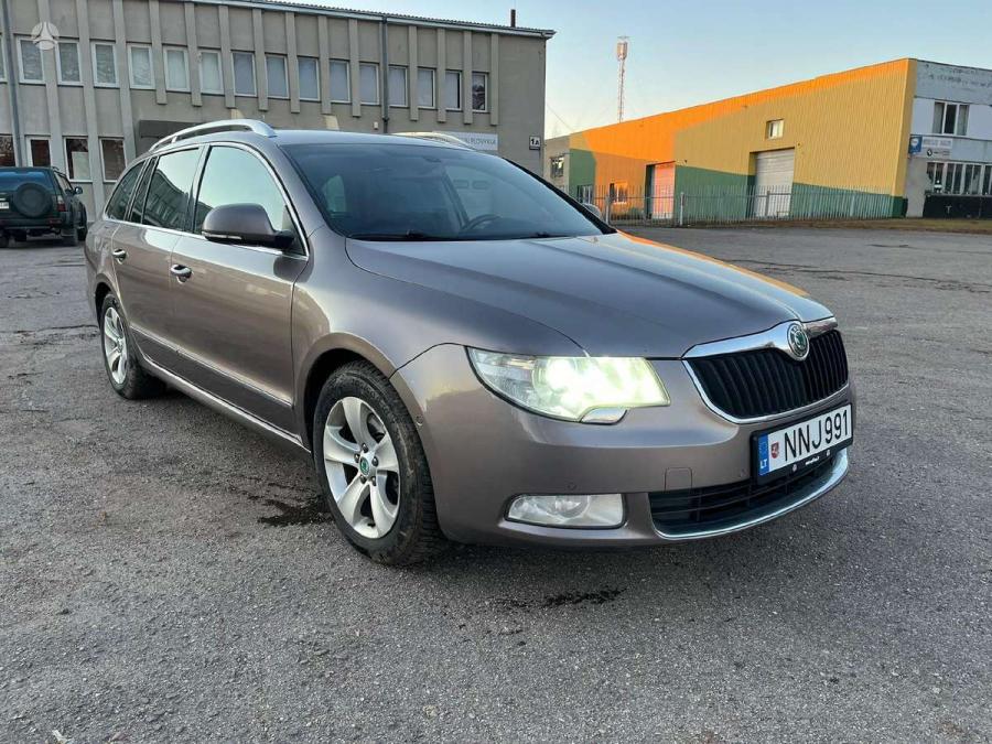 Brown Skoda SuperB 2012 in Taurage, with an engine capacity of 1.97 L and mileage of 283 thousand km for 6200 €, photo 1 on AUTOMOTO.COM.LV