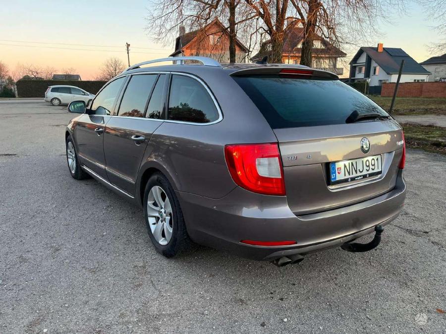 Brown Skoda SuperB 2012 in Taurage, with an engine capacity of 1.97 L and mileage of 283 thousand km for 6200 €, photo 7 on AUTOMOTO.COM.LV