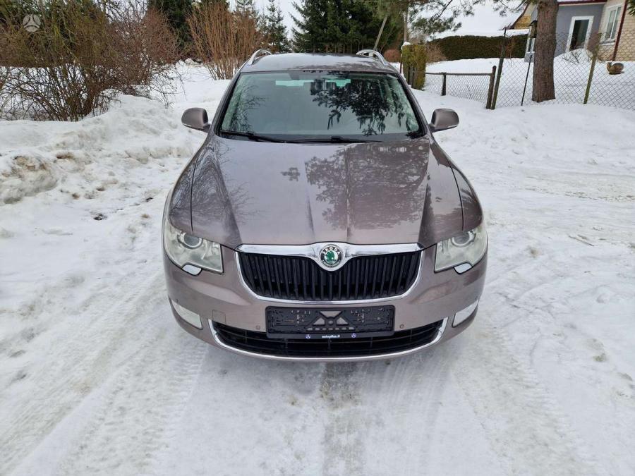 Brown Skoda SuperB 2012 in Raseiniai, with an engine capacity of 2.00 L and mileage of 310 thousand km for 2450 €, photo 2 on AUTOMOTO.COM.LV