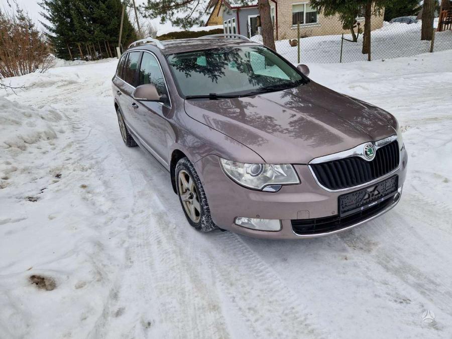 Brown Skoda SuperB 2012 in Raseiniai, with an engine capacity of 2.00 L and mileage of 310 thousand km for 2450 €, photo 3 on AUTOMOTO.COM.LV