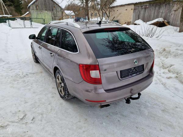 Brown Skoda SuperB 2012 in Raseiniai, with an engine capacity of 2.00 L and mileage of 310 thousand km for 2450 €, photo 4 on AUTOMOTO.COM.LV