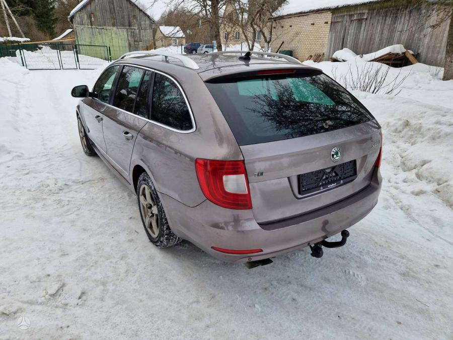 Brown Skoda SuperB 2012 in Raseiniai, with an engine capacity of 2.00 L and mileage of 310 thousand km for 2450 €, photo 4 on AUTOMOTO.COM.LV