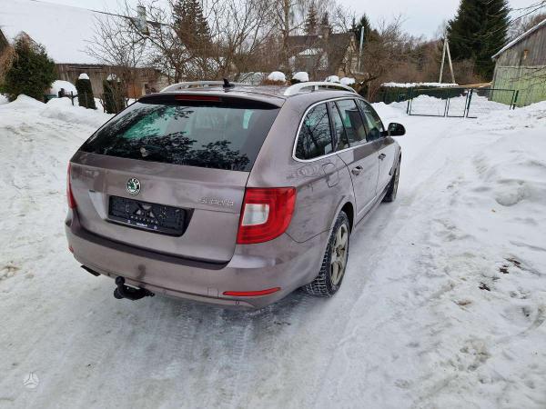 Brown Skoda SuperB 2012 in Raseiniai, with an engine capacity of 2.00 L and mileage of 310 thousand km for 2450 €, photo 5 on AUTOMOTO.COM.LV