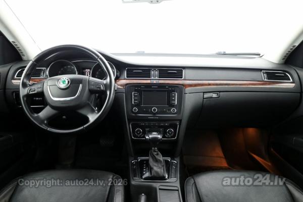 Brūns Skoda SuperB 2012 Tallina, ar dzinēja tilpumu 2.00 L un nobraukumu 338 tūkst. km par 3499 €, foto 5 vietnē AUTOMOTO.COM.LV