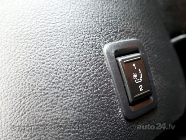 Brūns Skoda SuperB 2012 Tallina, ar dzinēja tilpumu 2.00 L un nobraukumu 338 tūkst. km par 3499 €, foto 9 vietnē AUTOMOTO.COM.LV