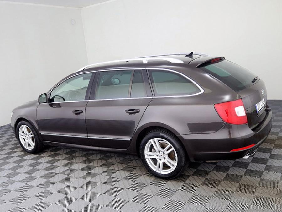 Brown Skoda SuperB 2012 in Tallinn, with an engine capacity of 2.00 L and mileage of 338 thousand km for 3499 €, photo 5 on AUTOMOTO.COM.LV