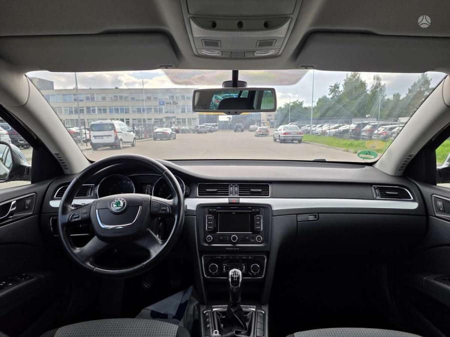 Brūns Skoda SuperB 2012 Tauragė, ar dzinēja tilpumu 1.60 L un nobraukumu 289 tūkst. km par 3999 €, foto 18 vietnē AUTOMOTO.COM.LV