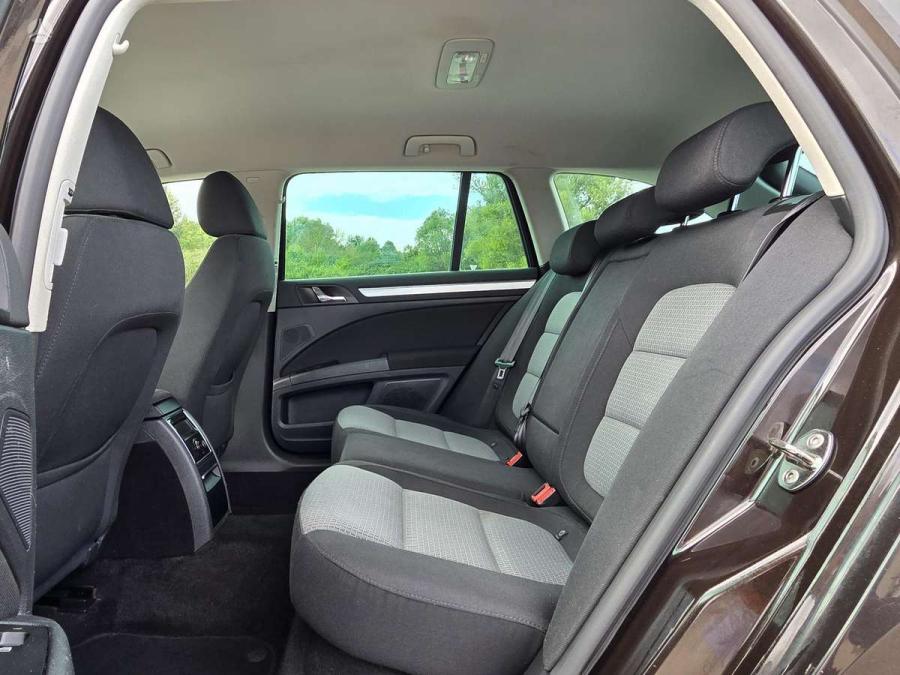Brūns Skoda SuperB 2012 Tauragė, ar dzinēja tilpumu 1.60 L un nobraukumu 289 tūkst. km par 3999 €, foto 19 vietnē AUTOMOTO.COM.LV