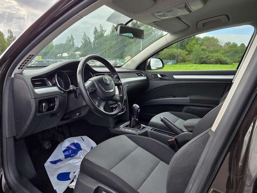 Brūns Skoda SuperB 2012 Tauragė, ar dzinēja tilpumu 1.60 L un nobraukumu 289 tūkst. km par 3999 €, foto 21 vietnē AUTOMOTO.COM.LV