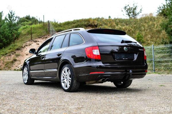 Skoda SuperB 2012 in Kretinga on AUTOMOTO.COM.LV Brown Skoda SuperB 2012 in Kretinga, with an engine capacity of 1.60 L and mileage of 289 thousand km for 5650 €, photo 9 on AUTOMOTO.COM.LV