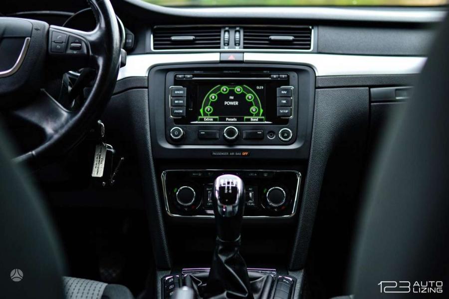 Brūns Skoda SuperB 2012 Kretinga, ar dzinēja tilpumu 1.60 L un nobraukumu 289 tūkst. km par 5650 €, foto 16 vietnē AUTOMOTO.COM.LV