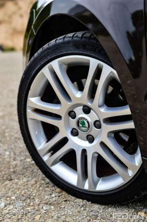 Brūns Skoda SuperB 2012 Kretinga, ar dzinēja tilpumu 1.60 L un nobraukumu 289 tūkst. km par 5650 €, foto 30 vietnē AUTOMOTO.COM.LV