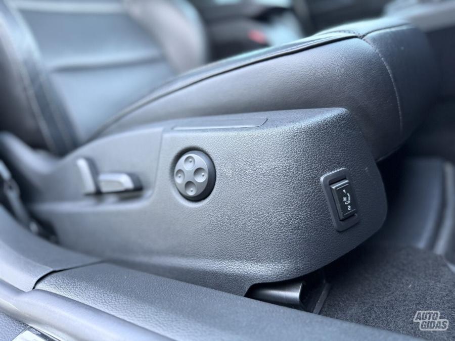 Brown Skoda SuperB 2013 in Panevezys, with an engine capacity of 2.00 L and mileage of 180 thousand km for 5650 €, photo 26 on AUTOMOTO.COM.LV