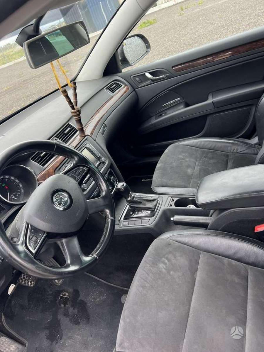 Brown Skoda SuperB 2014 in Marijampole, with an engine capacity of 3.60 L and mileage of 297 thousand km for 3301 €, photo 4 on AUTOMOTO.COM.LV