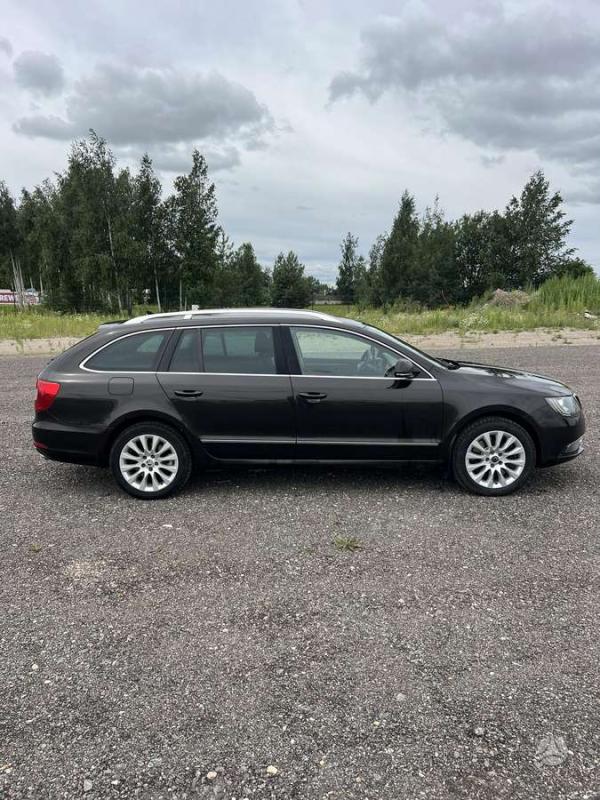 Brūns Skoda SuperB 2014 Marijampole, ar dzinēja tilpumu 3.60 L un nobraukumu 297 tūkst. km par 3301 €, foto 8 vietnē AUTOMOTO.COM.LV