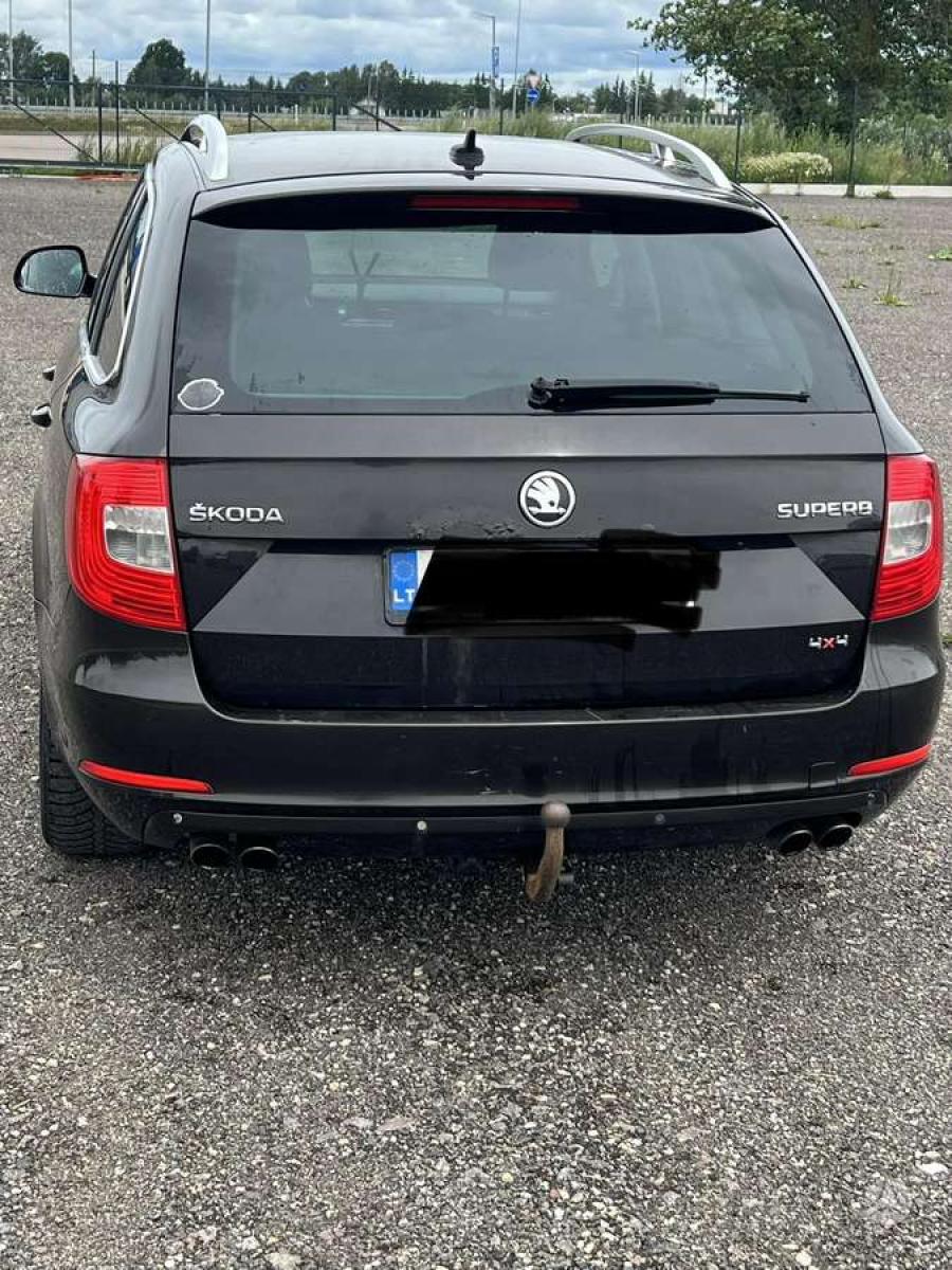 Brown Skoda SuperB 2014 in Marijampole, with an engine capacity of 3.60 L and mileage of 297 thousand km for 3301 €, photo 10 on AUTOMOTO.COM.LV