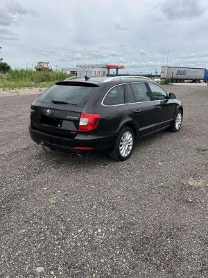 Brown Skoda SuperB 2014 in Marijampole, with an engine capacity of 3.60 L and mileage of 297 thousand km for 3301 €, photo 11 on AUTOMOTO.COM.LV