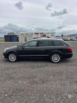 Brown Skoda SuperB 2014 in Marijampole, with an engine capacity of 3.60 L and mileage of 297 thousand km for 3301 €, photo 12 on AUTOMOTO.COM.LV