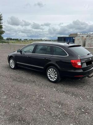 Brown Skoda SuperB 2014 in Marijampole, with an engine capacity of 3.60 L and mileage of 297 thousand km for 3301 €, photo 14 on AUTOMOTO.COM.LV