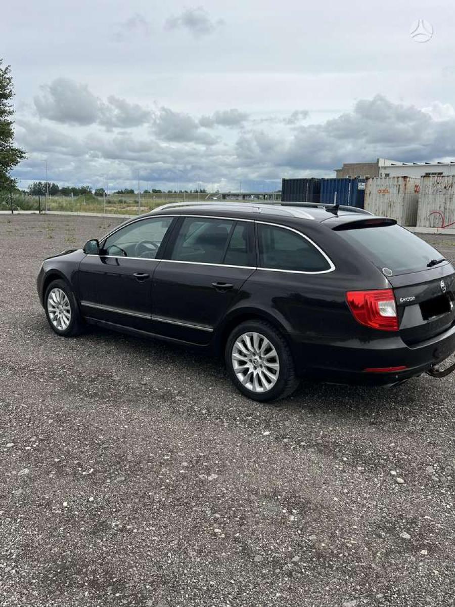Brown Skoda SuperB 2014 in Marijampole, with an engine capacity of 3.60 L and mileage of 297 thousand km for 3301 €, photo 14 on AUTOMOTO.COM.LV