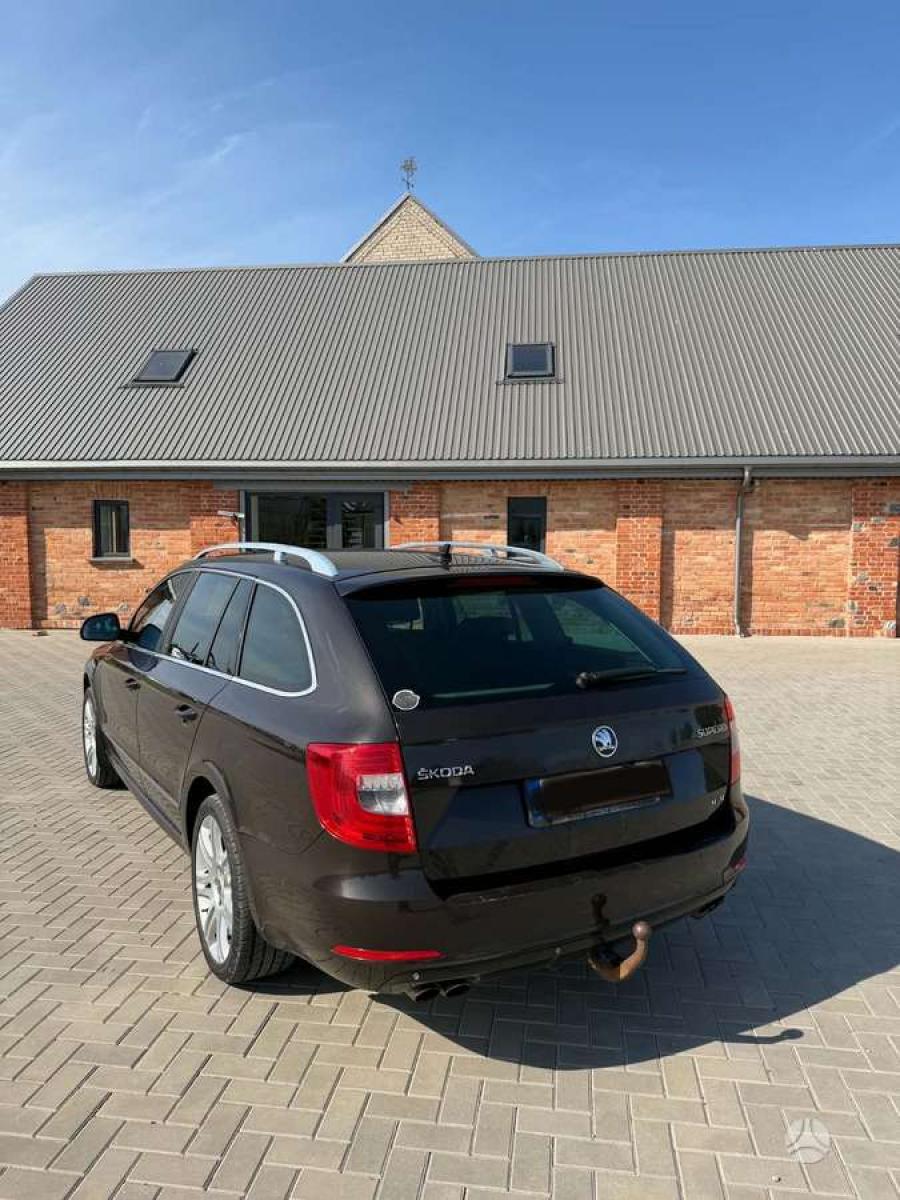 Brown Skoda SuperB 2014 in Marijampole, with an engine capacity of 3.60 L and mileage of 293 thousand km for 3600 €, photo 3 on AUTOMOTO.COM.LV